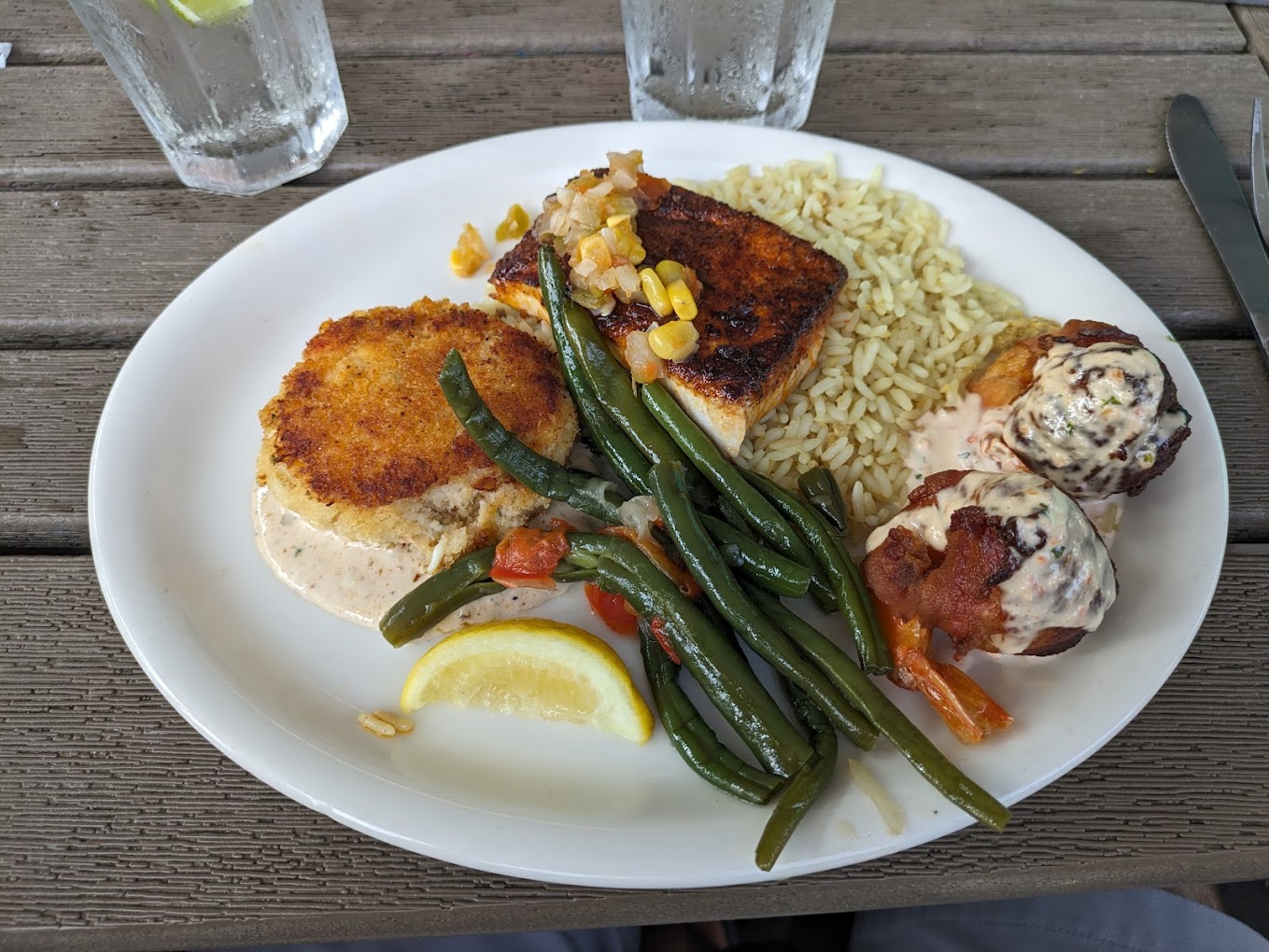 14 Tastiest Restaurants in Destin • Coastal Vibe Vacations